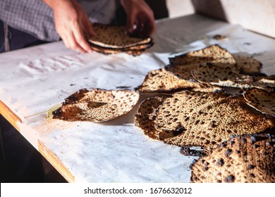 695 Round Matzah Images, Stock Photos & Vectors | Shutterstock