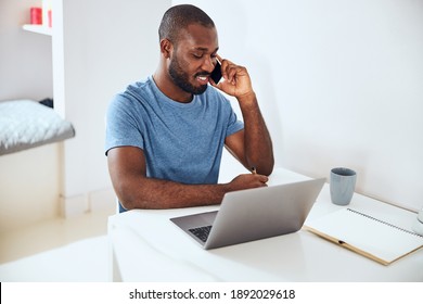 18,880 Man pressing phone Images, Stock Photos & Vectors | Shutterstock