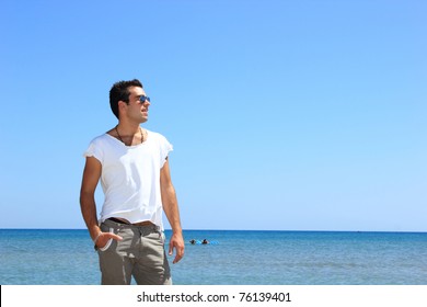 5,540 Gorgeous man on beach Images, Stock Photos & Vectors | Shutterstock