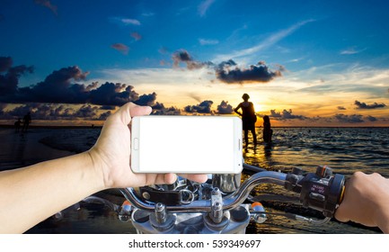 344 Man Using Phone While Riding Bike Images, Stock Photos & Vectors ...