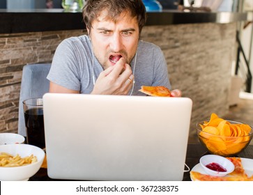 Man Working Computer Eating Fast Food Stock Photo 367238375 | Shutterstock
