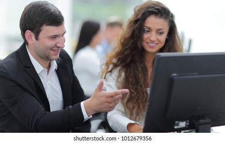 Manager Employee Discuss Work Problem Stock Photo 1012679356 | Shutterstock