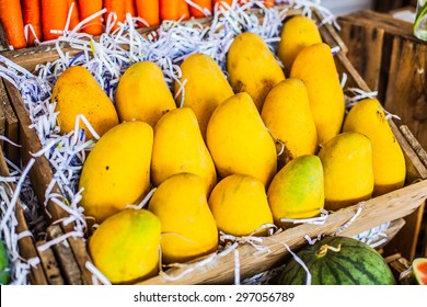 5,135 Box mangoes Stock Photos, Images & Photography | Shutterstock