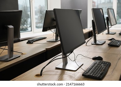 1,408 Computer with many windows Images, Stock Photos & Vectors ...