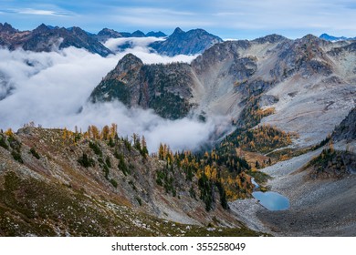 30 Red Peak Pass Loop Images, Stock Photos & Vectors | Shutterstock