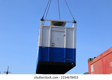 May 2022 Loading Unloading Lifting Cargo Stock Photo 2154678453 ...