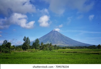 1,284 Mayon volcano Images, Stock Photos & Vectors | Shutterstock