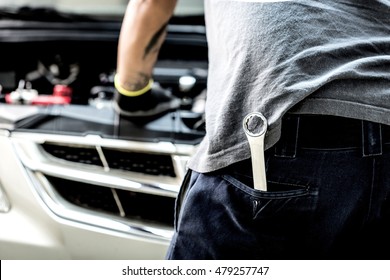 Mechanic Hand Checking Fixing Broken Car Stock Photo 479257747 ...