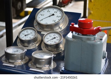 Mechanical Device Dial Indicator Pointer Gauge Stock Photo 2191450261 ...