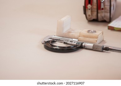 Mechatronics Classes Using Measuring Tools Stock Photo 2027116907 ...