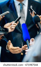24,438 Journalism Interview Images, Stock Photos & Vectors | Shutterstock