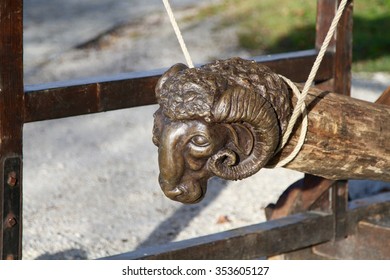 Medieval Battering Ram Stock Photo 353605127 | Shutterstock