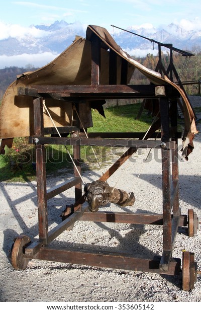 Medieval Battering Ram Stock Photo 353605142 | Shutterstock