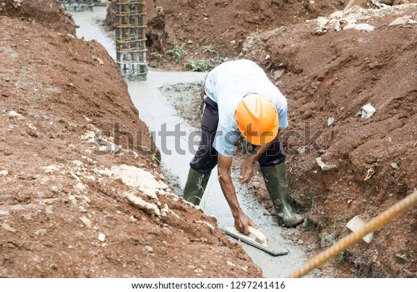 Men Ata Construction Work Stock Photo 1297241416 | Shutterstock