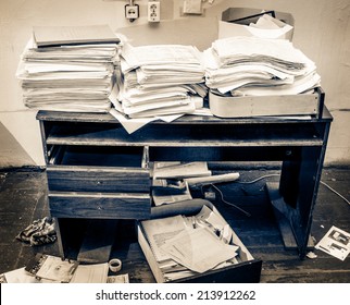 460 Dirty cluttered desk Images, Stock Photos & Vectors | Shutterstock
