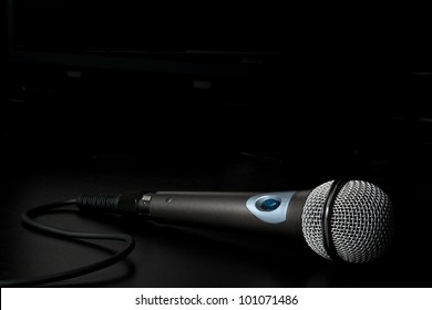 137,490 imágenes de Microphone on black background - Imágenes, fotos y ...