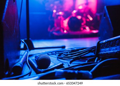 19,093 Cables concert Images, Stock Photos & Vectors | Shutterstock