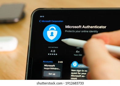Microsoft Authenticator Logo Shown By Apple Stock Photo 1912683733 ...