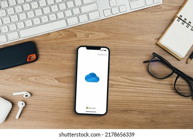 Microsoft Onedrive Cloud Storage App On Stock Photo 2178656339 ...