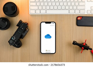 Microsoft Onedrive Cloud Storage App On Stock Photo 2178656373 ...