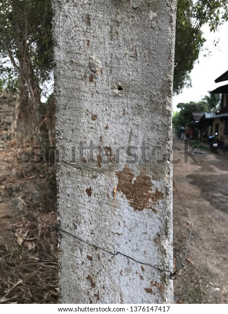 Middle Wall Stock Photo 1376147417 | Shutterstock