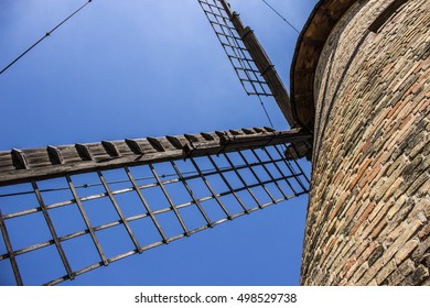 Mill Windmill Side View Stock Photo 498529738 | Shutterstock