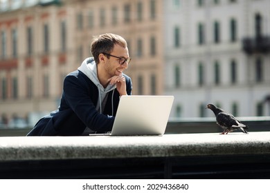 1,200 Pigeon computer Images, Stock Photos & Vectors | Shutterstock