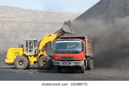 8,480 Iron Ore Truck Images, Stock Photos & Vectors | Shutterstock