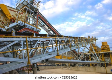 38 Gold Mine Elevator Australia Royalty-Free Images, Stock Photos ...