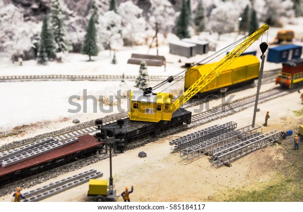 Model Building Train Crane Stock Photo 585184117 | Shutterstock