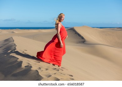 Model Desert Stock Photo 656018587 | Shutterstock