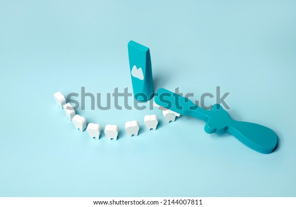 175 Teeth Stand Row Images, Stock Photos & Vectors | Shutterstock