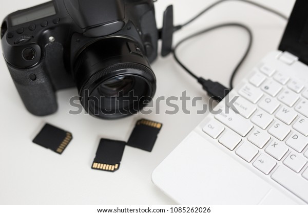 Modern Dslr Camera Connected Computer Memory Stock Photo 1085262026 ...