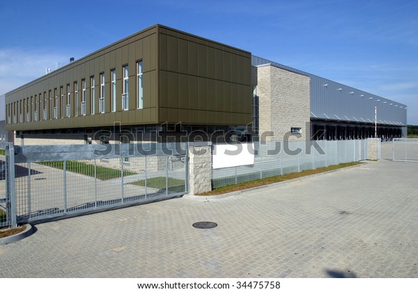 Modern Warehouse Loading Docks Stock Photo 34475758 | Shutterstock