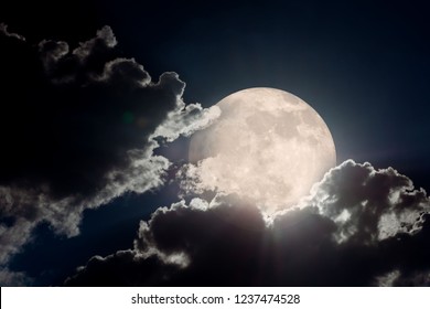 Moon Behind Clouds库存照片1237474528 | Shutterstock