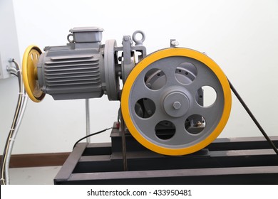 Motor Driven Elevator Engine Room Stock Photo 433950481 | Shutterstock