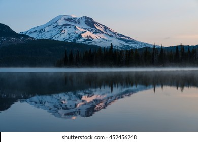 Mountains Cascade Range Oregon Reflected Lake Stock Photo 452456248 ...