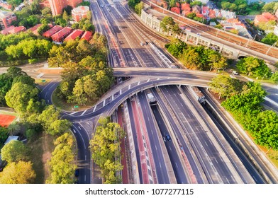 4,488 Merging Lanes Images, Stock Photos & Vectors | Shutterstock