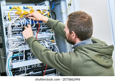 772 Network Engineer Troubleshooting Images, Stock Photos & Vectors ...