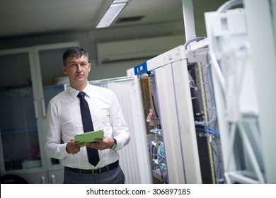 12,878 Server room engineer Images, Stock Photos & Vectors | Shutterstock