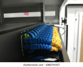 Network Switch Ethernet Cables Rack Cabinetutp Foto stock 1080791927 ...