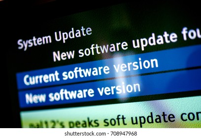 Стоковая фотография 171283913: System Update Software Available On ...