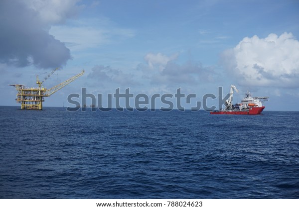Offshore Dynamic Positioning Vessel During Pipelay Stock Photo ...