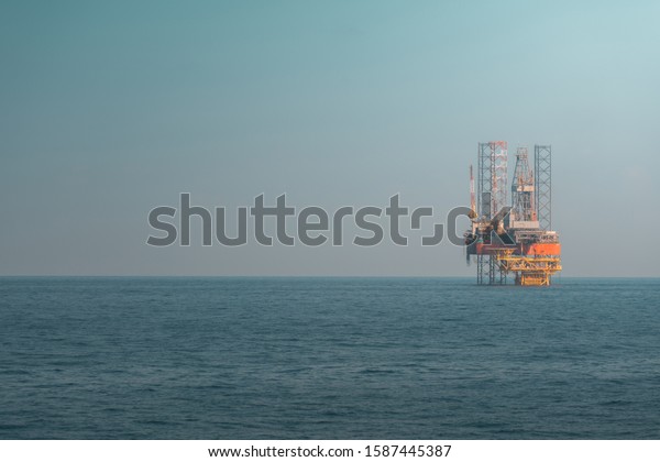 Offshore Mobile Drilling Unit Jack Rig Stock Photo 1587445387 ...