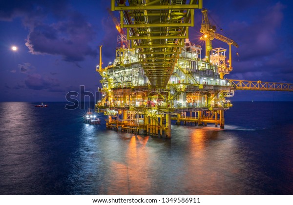 Offshore Oil Gas Processing Platform Full Stock Photo 1349586911 ...