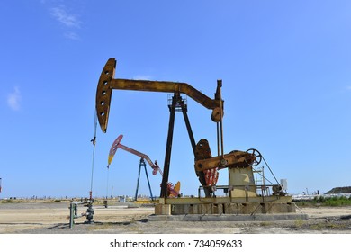 Green Oil Pump Oil Rig Energy Stock Photo (Edit Now) 298643534 ...