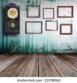 Old Clock Empty Picture Frame Old Stock Photo 215780065 | Shutterstock