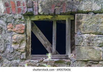Old Derelict Window Frame Missing Glass Stock Photo 690570436 ...