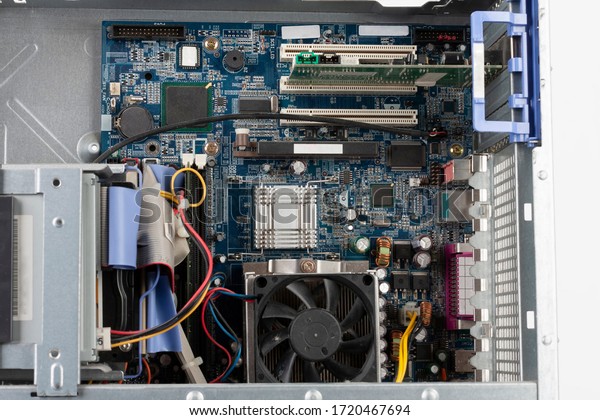 Photo de stock Ancien ordinateur de bureau, lecteur de 1720467694 ...