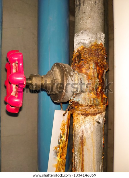 Old Gate Valve Rust Stock Photo 1334146859 | Shutterstock
